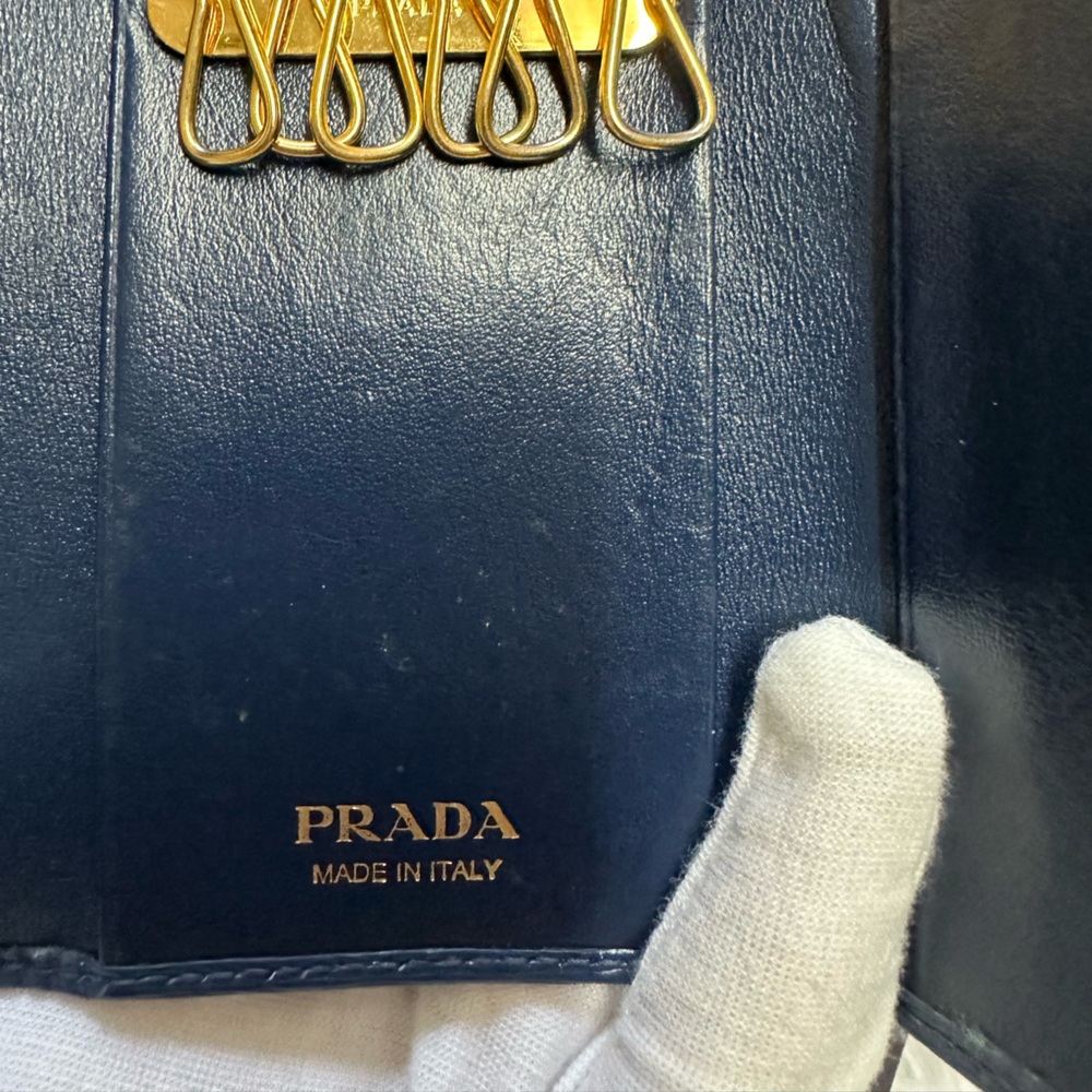 100% Authentic Prada Key Holder For 6 Keys - Gem